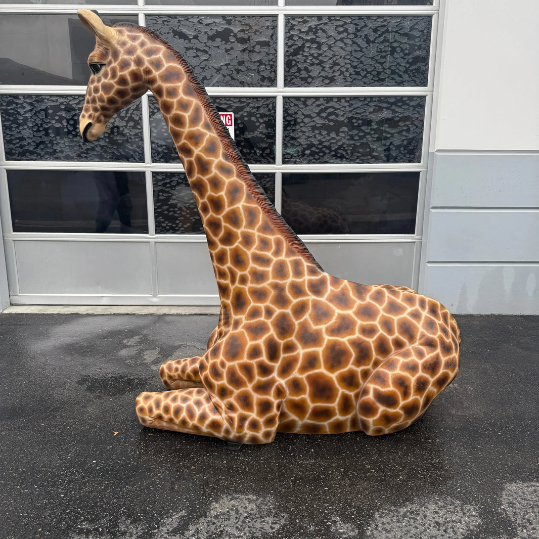 Giraffe Sitting Life Size Statue Decor | LM Treasures – LM Treasures
