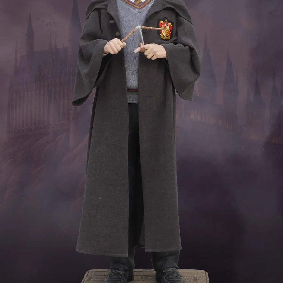 Harry Potter Merchandise: Ron Weasley Life Size Statue – LM Treasures