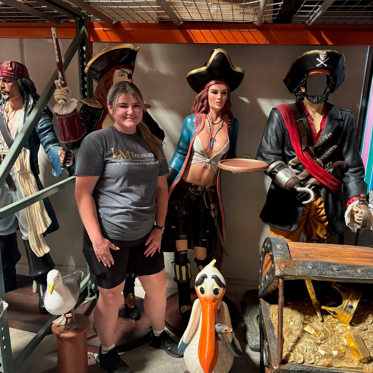 Lady Pirate Butler Anne Life Size Statue | LM Treasures