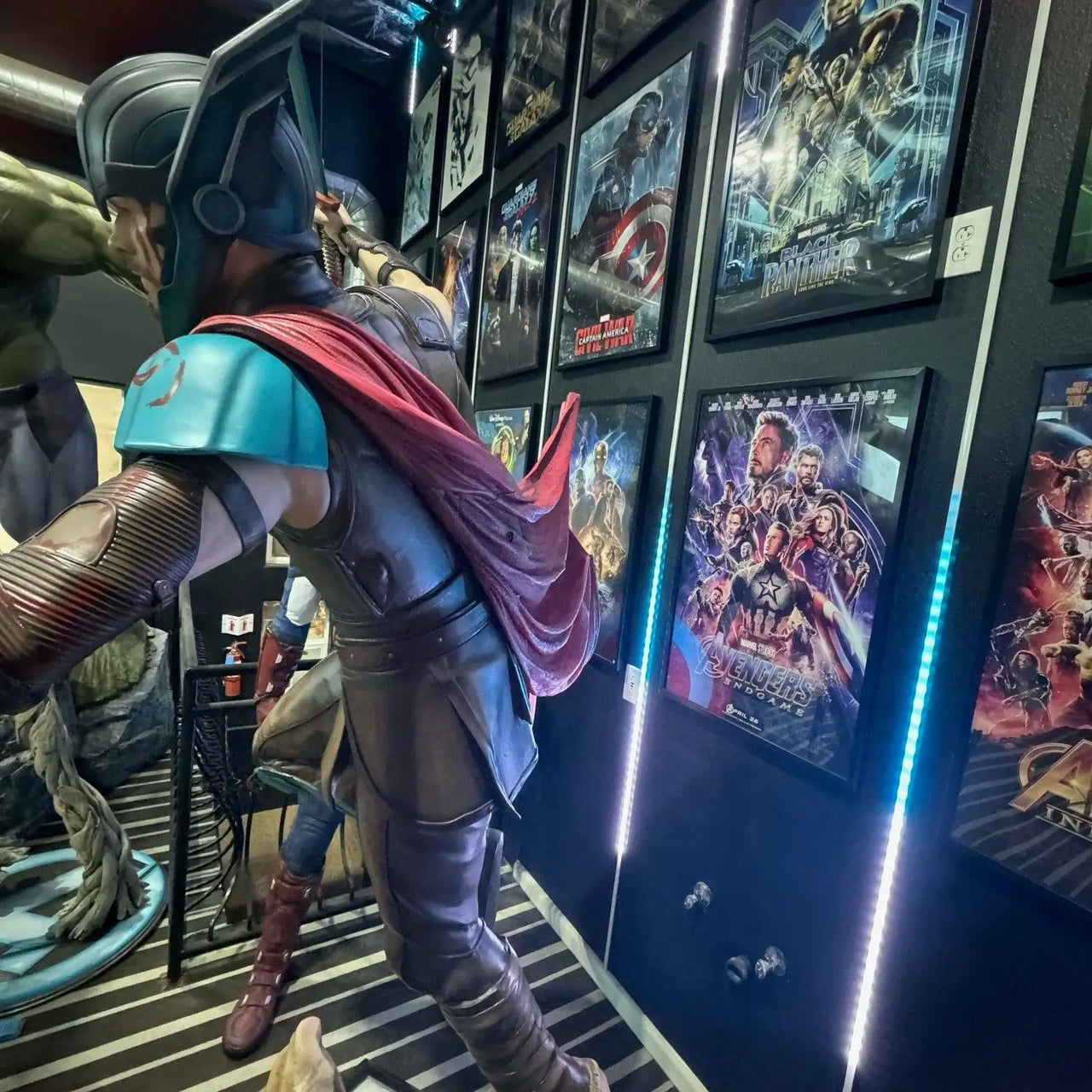 Marvel MCU Avengers Thor: Ragnarok Life Size Thor Statue – LM Treasures