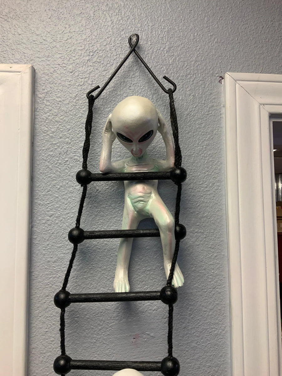 Aliens on Rope Ladder Statue | LM Treasures
